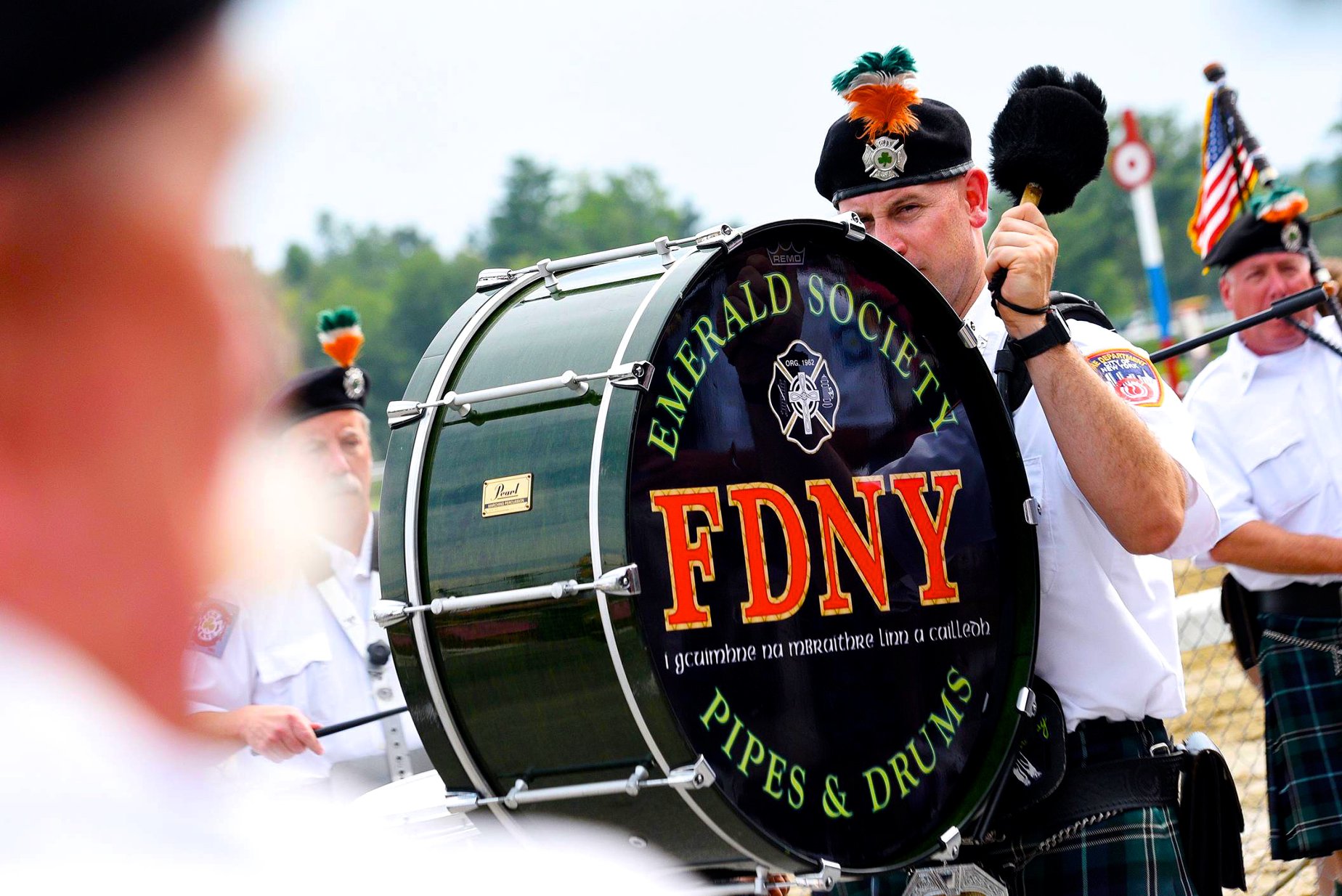New York City Fire Department Emerald Society Pipes and Drums - FDNY ...